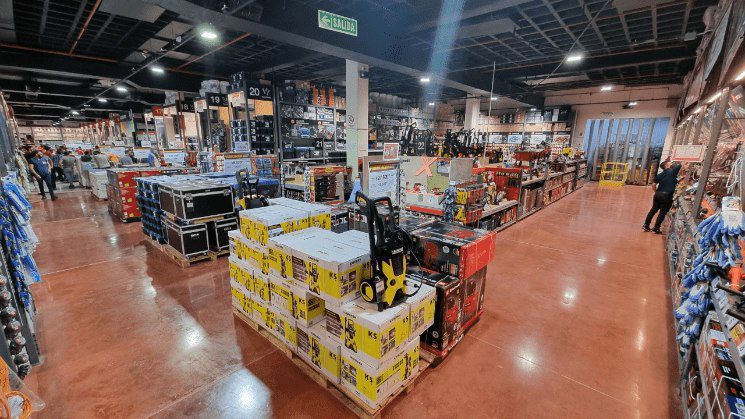 Cencosud inauguro una nueva tienda Easy en Latinoamérica