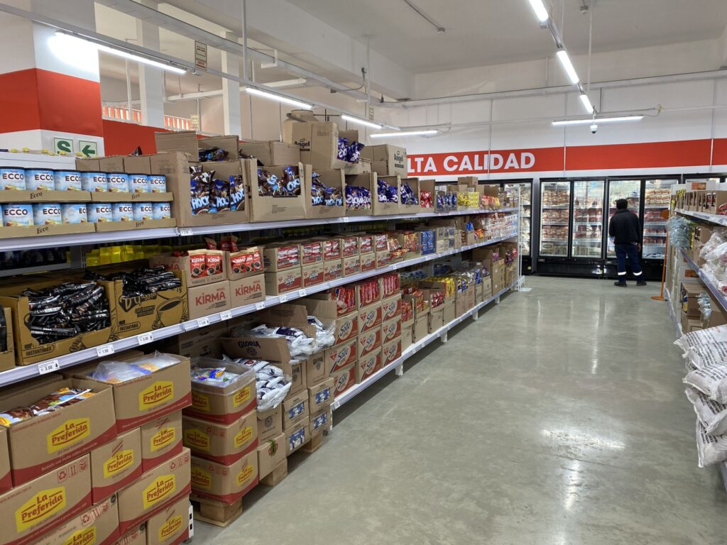 Tiendas 3A, del Grupo AJE, inaugura su primer local en Lima y alista ...