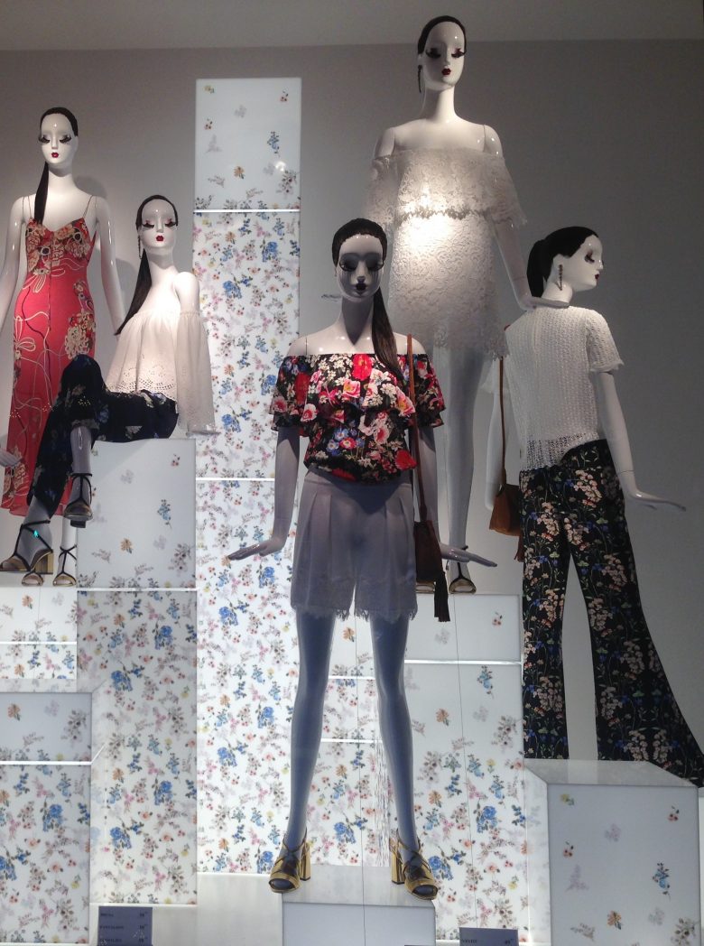 Escaparatismo escenográfico, la última tendencia en escaparates | Perú ...