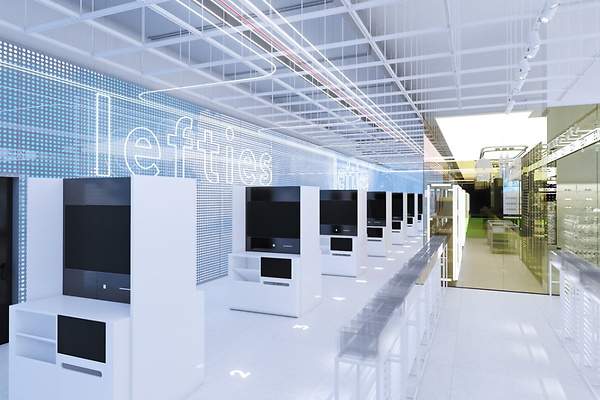 Inditex abre su tienda del futuro: probadores inteligentes, sin cajeros ...