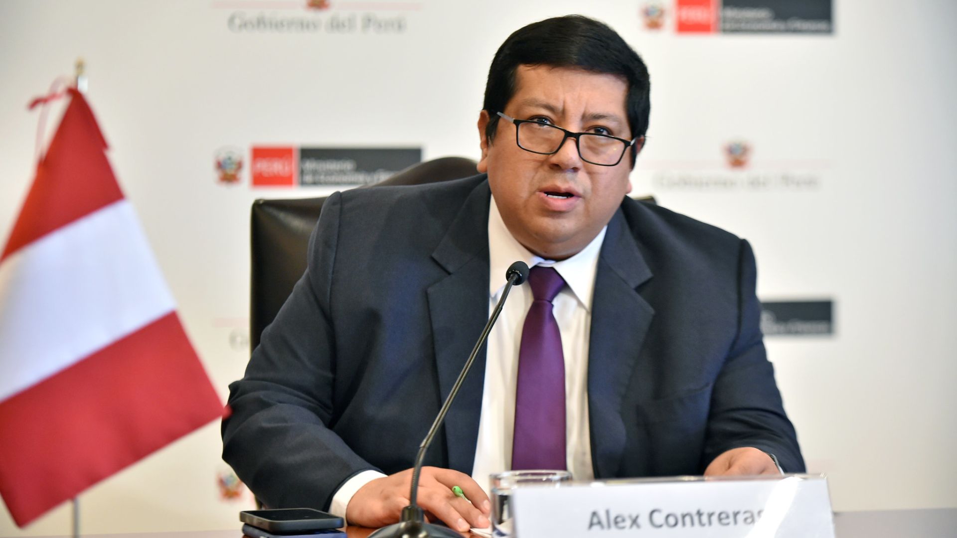 Ministro Alex Contreras estima que la economía repuntará en el primer trimestre de 2024