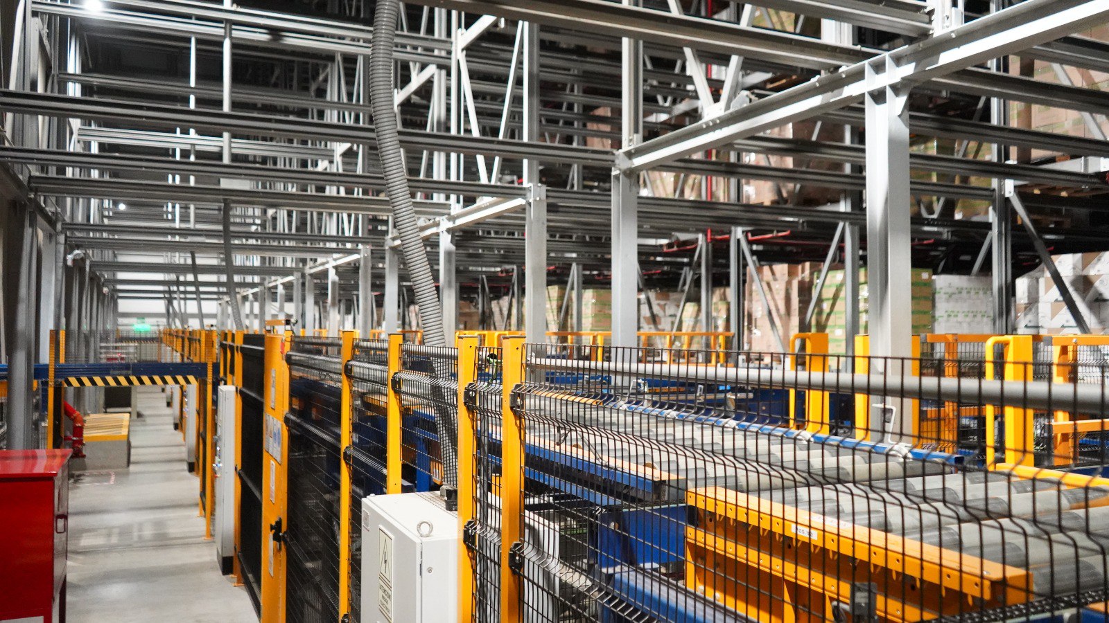 Tottus inaugura su primer almacén automatizado en Perú con inversión ...