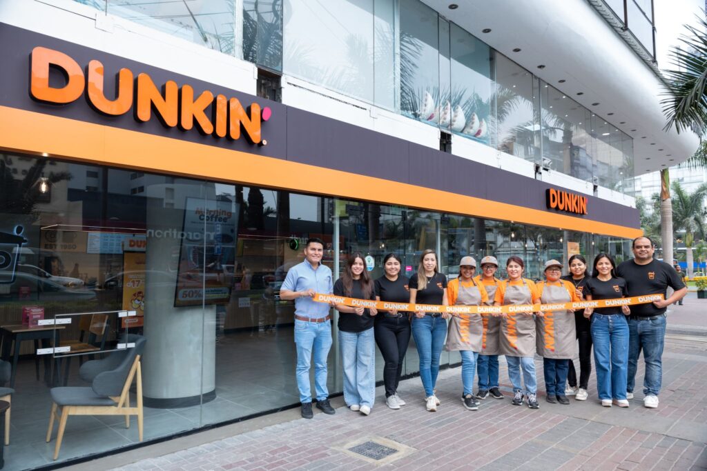 Dunkin' Donuts reinaugura su primera tienda en el Perú tras ambiciosa remodelación