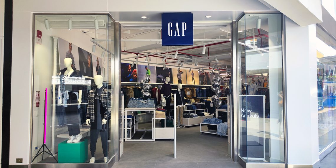 Marca estadounidense de moda GAP abre nueva tienda en concurrido centro ...