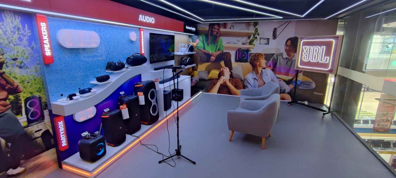 La Curacao se expande en Lima con la apertura de una nueva tienda y un centro de experiencia