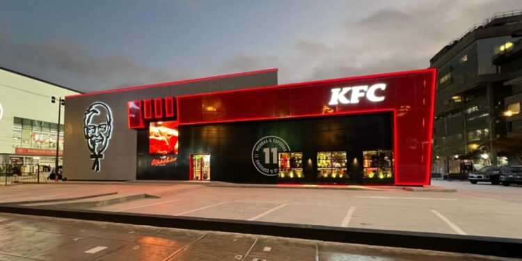 KFC inaugura su local más grande y moderno en el Perú: ¿qué novedades ...