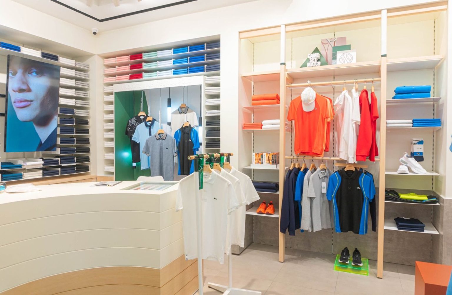 Lacoste aterriza en el Perú y abre su primer local en concurrido centro ...