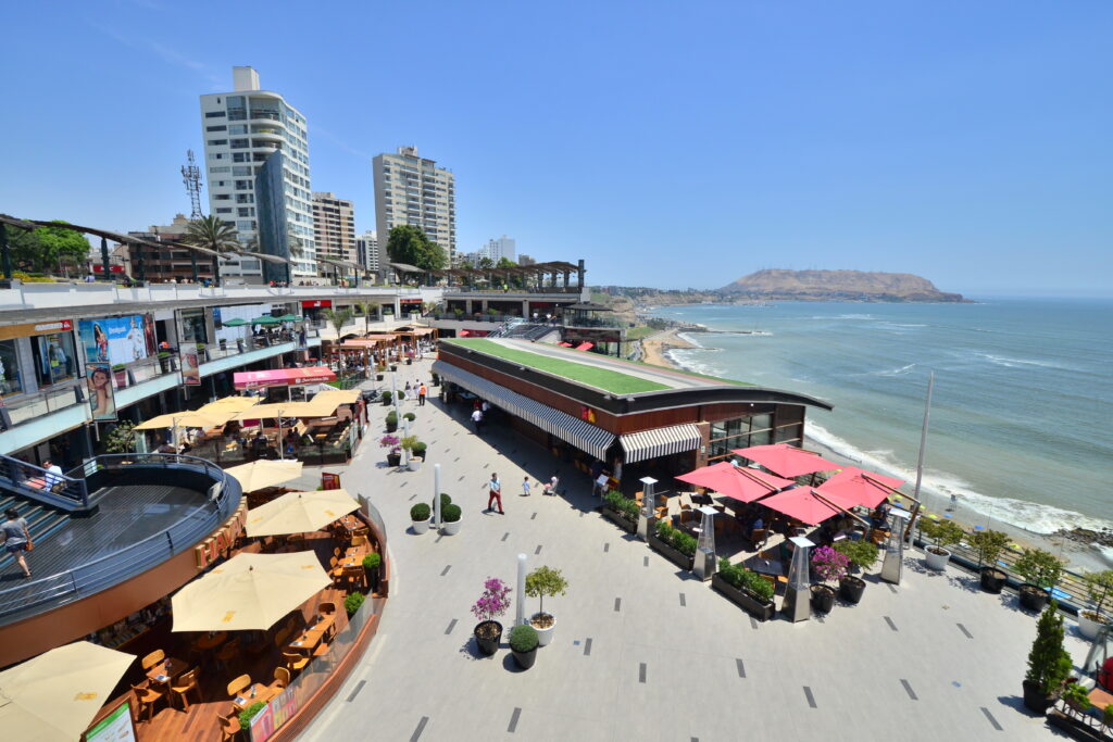 Larcomar ha renovado en un 90% su oferta comercial