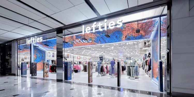 Inditex abre su tienda del futuro: probadores inteligentes, sin cajeros ...