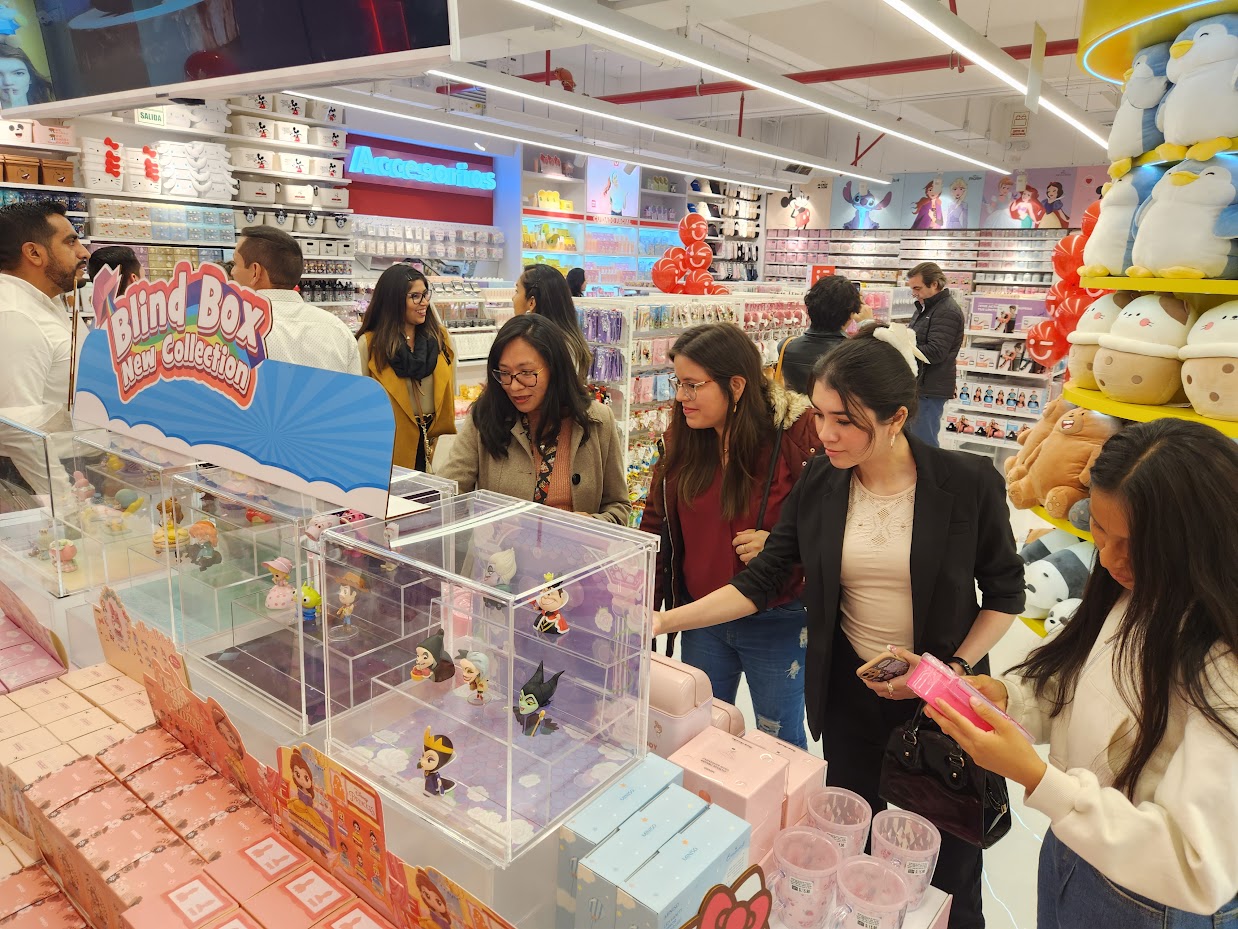 Miniso sorprende con la apertura de su tienda número 24 en concurrido ...