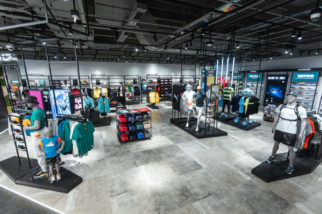 Puma inaugura su tienda más grande del Perú en conocido centro ...