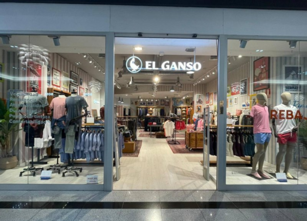 Tiendas 3A, del Grupo AJE, alcanza un hito al inaugurar su local número ...