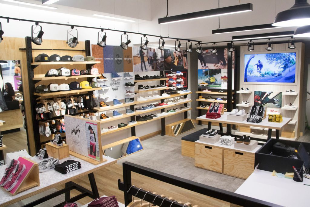 Vans inaugura su primera tienda en Perú