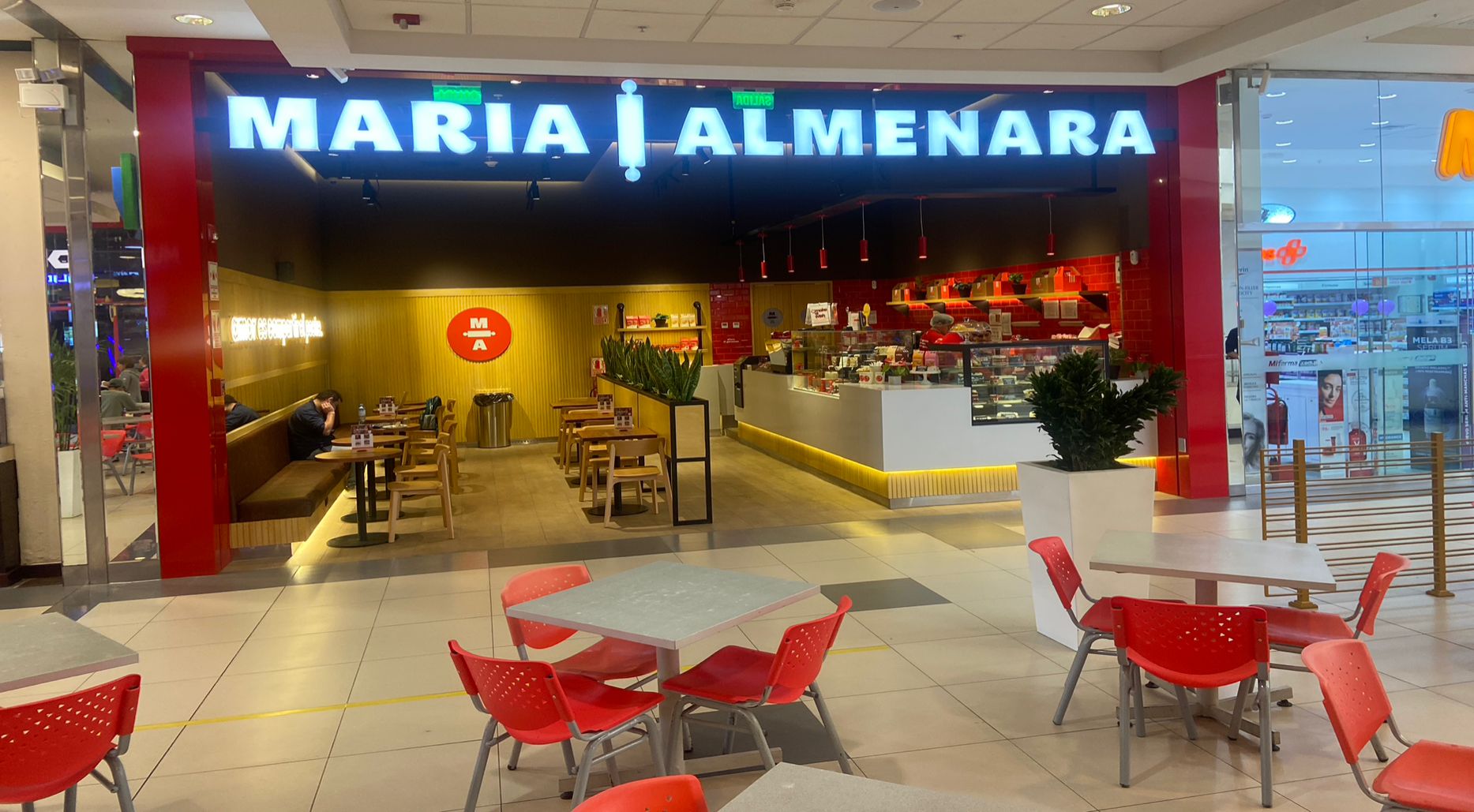 Pastelería María Almenara inaugura su local número 20 en concurrido ...
