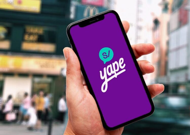 ¡Impresionante! Yape gigante sorprende bailando en Lima como parte de ...