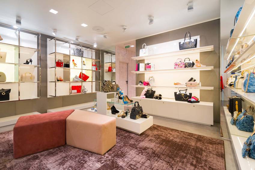 Perú: Guess abrirá su primera tienda de accesorios en el Real Plaza ...