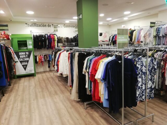 España: La ropa de segunda está de moda gracias a Humana