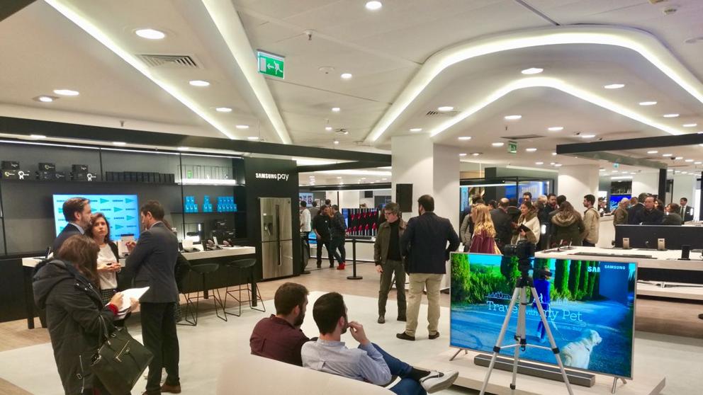 Samsung Store abre tienda interactiva en España | Perú Retail