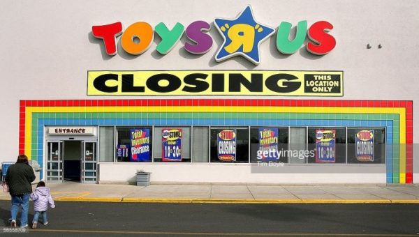 Hasbro sufre el golpe de la quiebra de Toys R Us y cae en ventas